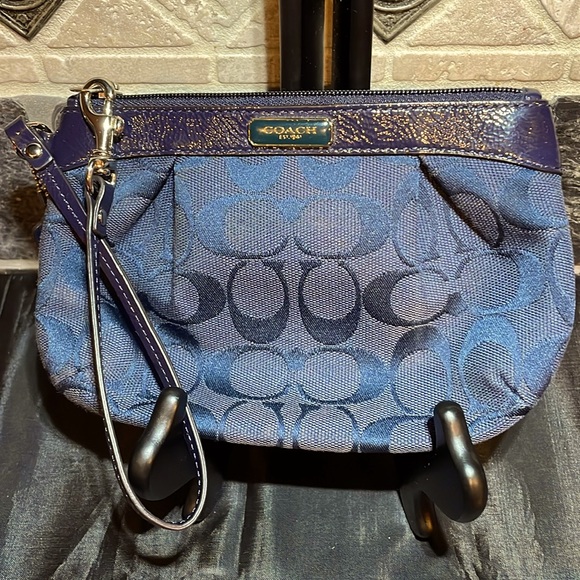 Coach | Bags | Euc Coach Wristlet In Navy Monogram Canvas Interior In ...